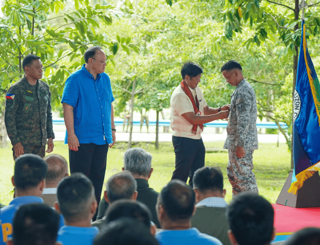 PBBM honors soldiers during SOLCOM camp visit - IBCTV 13