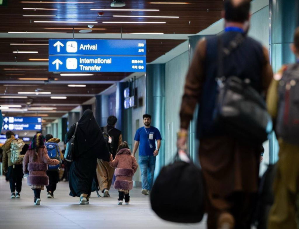 200 Afghans na nagproseso ng kanilang SIV sa Pilipinas, nakalipad na ...