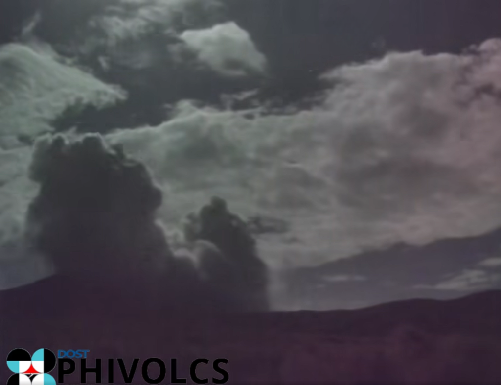 Isang phreatic eruption, naitala sa Taal Volcano - PHIVOLCS - IBCTV 13