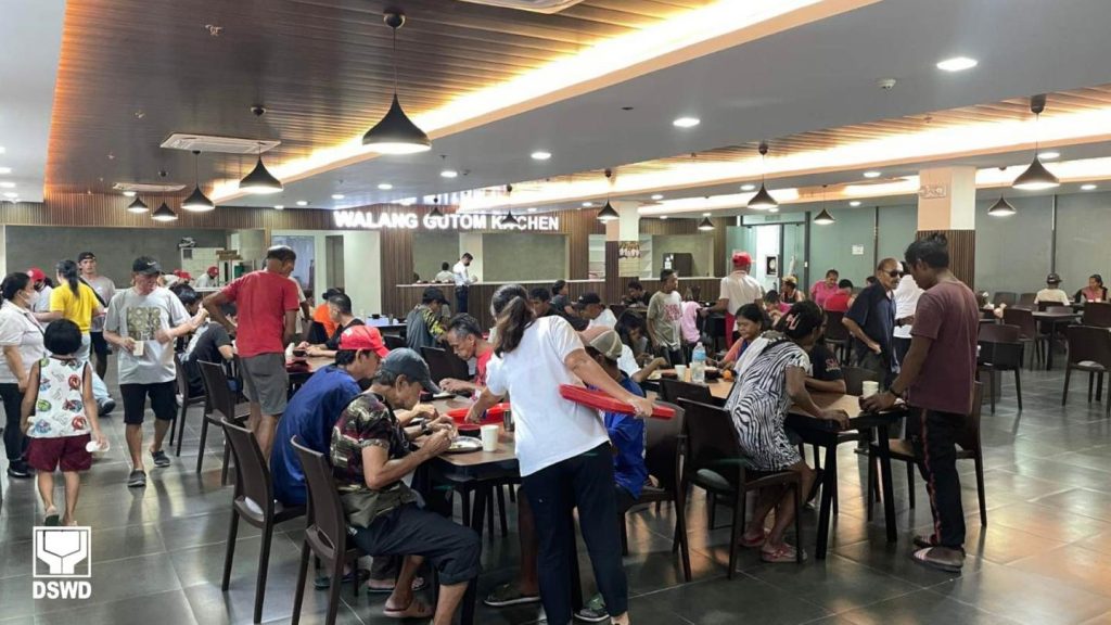 Insidente ng kagutuman sa 300K pamilya ng Walang Gutom Program, bumaba ...